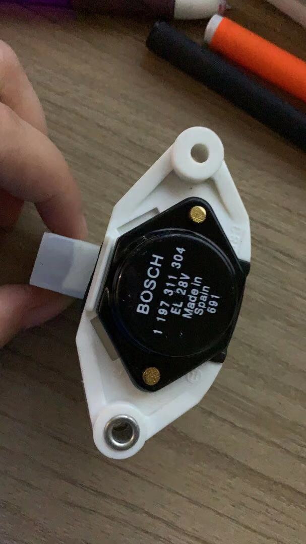 Régulateur de tension automatique d'alternateur de Bosch de camion de ...